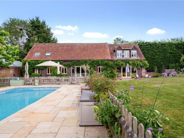 Hensting Lane, Fishers Pond. 4 bed house to rent £4,000 pcm £923 pw