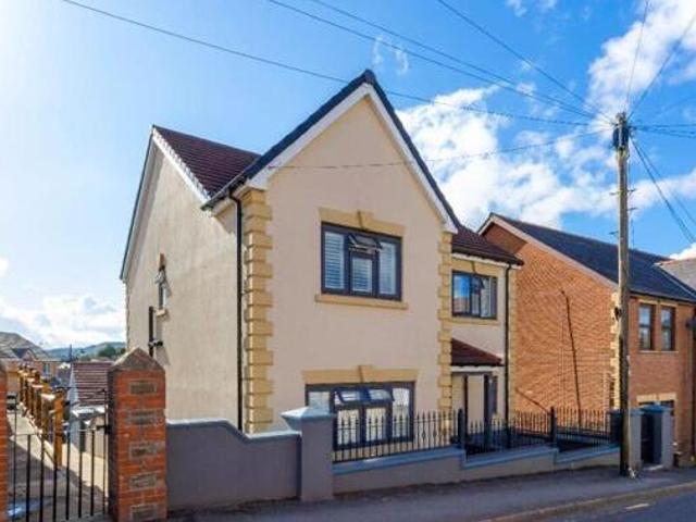 Heol Fawr, Nelson, 4 Bedroom Detached