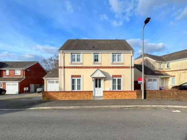 Heol Islwyn, Fforestfach, 3 Bedroom Detached