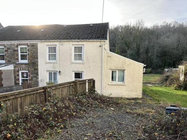 Heol Twrch, Lower Cwmtwrch, 2 Bedroom End