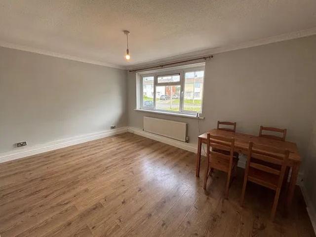 Heol Y Llan, Swansea, SA4