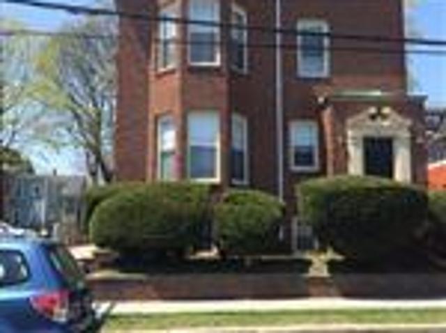 Heat and Hot Water Included One BR Near Brown