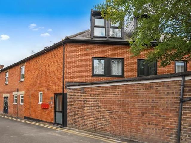 Heath Villa, Berks SL5, 2 bed flat to rent, £1,500 pcm | PrimeLocation