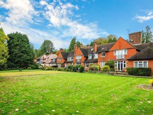 Heath Drive, Walton On The Hill, 2 Bedroom Apartment