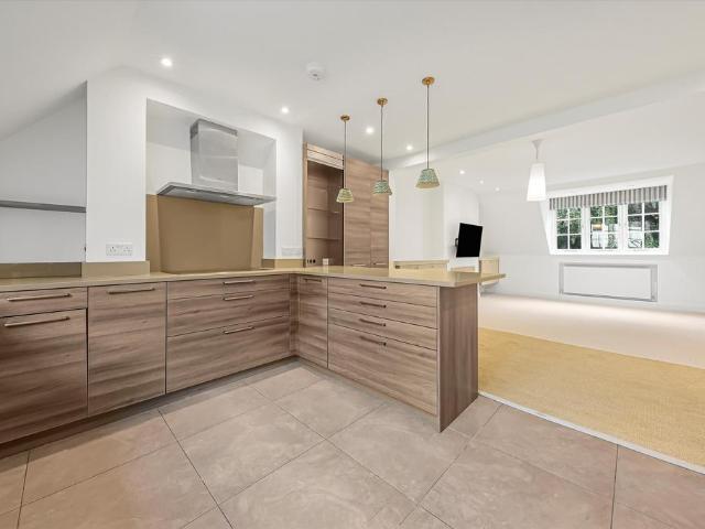 Heath Drive, London NW3 3 bed flat to rent £5,997 pcm £1,384 pw
