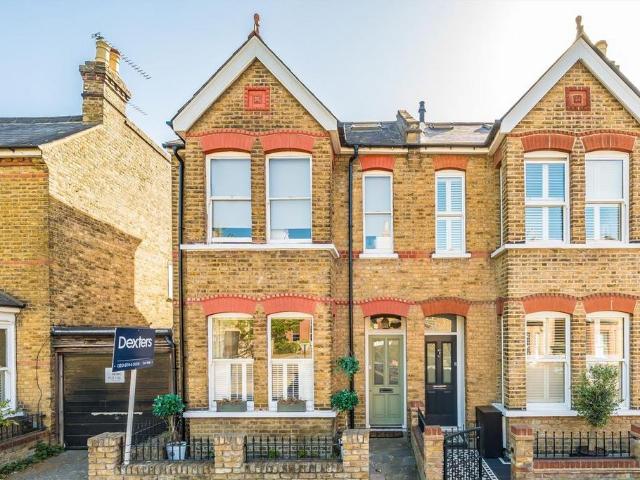 Heath Gardens, Twickenham TW1 3 bed semi detached house to rent £4,000 pcm £923 pw