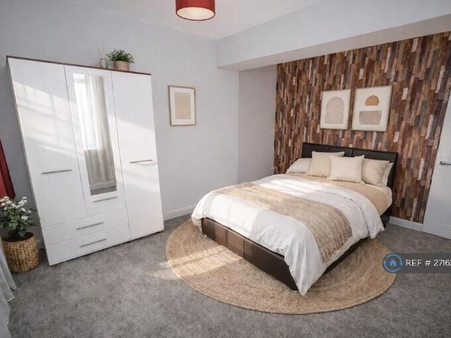 Heath Hill Avenue, Brighton, BN2 6 bed semi detached house to rent £3,744 pcm £864 pw
