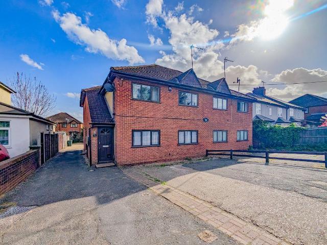 Heath Lane, Dartford DA1, 2 bed maisonette to rent, £1,600 pcm | PrimeLocation