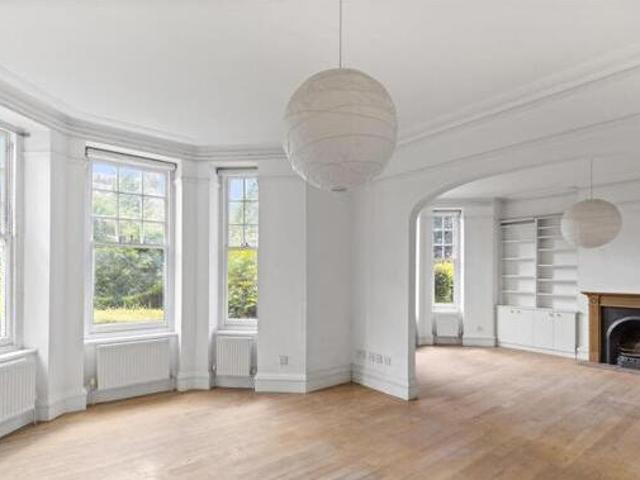 Heath Mansions, The Mount, 3 Bedroom Flat