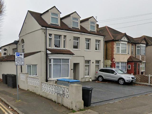 Heath Park Road, Romford RM2, Block of flats to rent, £1,350 pcm | PrimeLocation