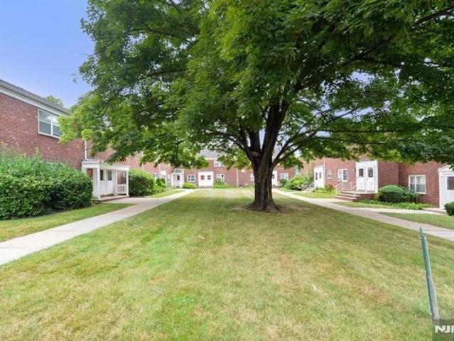 Heath Pl Apt,hackensack, Condo For Sale
