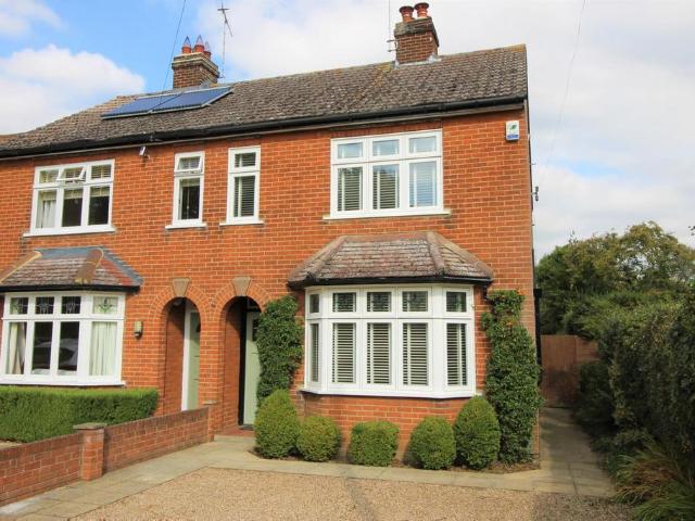 Heath Road, Colchester CO3 3 bed semi detached house to rent £1,495 pcm £345 pw