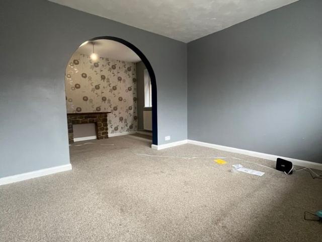 Heath Road, Coxheath ME17, 2 bed flat to rent, £1,150 pcm | PrimeLocation