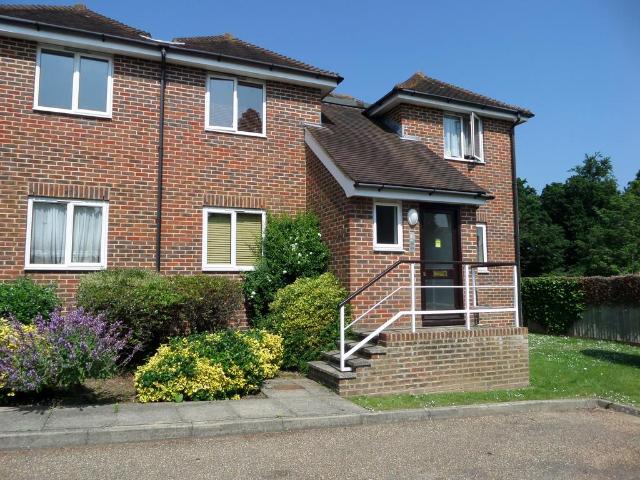 Heath Road, Haywards Heath, RH16 1 bed flat to rent £1,000 pcm £231 pw