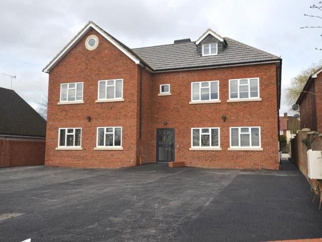 Heath Road, Hillingdon, Middlesex UB10, 2 bed flat to rent, £1,800 pcm | PrimeLocation