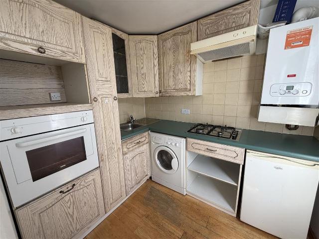 Heath Road, Hounslow TW3, 1 bed flat to rent, £1,450 pcm | PrimeLocation