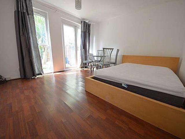 Heath Road, London, SW8