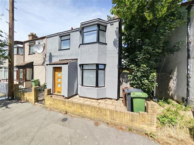 Heath Road, Romford RM6, 3 bed end terrace house to rent, £2,350 pcm | PrimeLocation