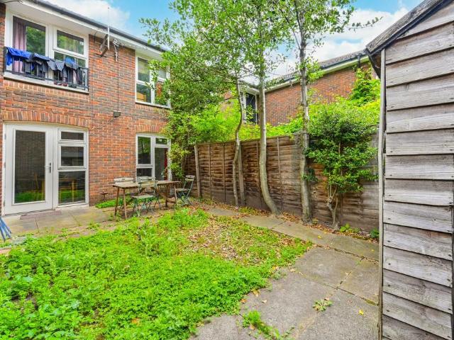 Heath Road, SW8, Battersea, London, SW8 1 bed flat to rent £1,850 pcm £427 pw