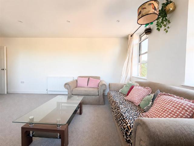 Heath Square, Haywards Heath RH16 1AT