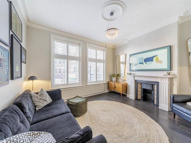Heath Street, Hampstead, NW3 4 bed apartment to rent £6,250 pcm £1,442 pw