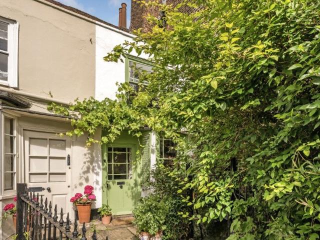 Heath Street, Hampstead NW3, 2 bed property to rent, £3,012 pcm | PrimeLocation