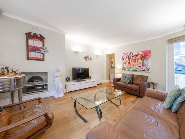 Heath Street, Hampstead, London NW3, 3 bed flat to rent, £7,800 pcm | PrimeLocation