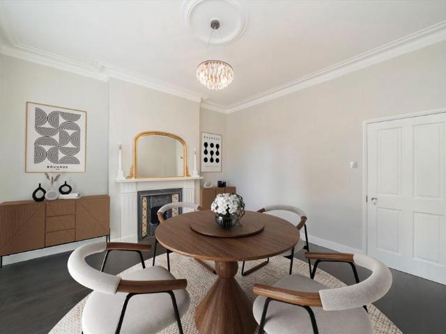 Heath Street, London NW3 4 bed flat to rent £5,950 pcm £1,373 pw