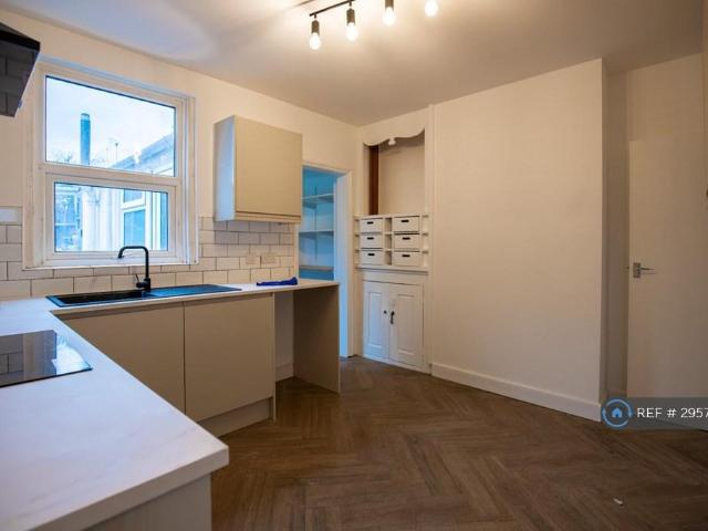 Heathorn Street, Maidstone, ME14 4 bed terraced house to rent £1,860 pcm £429 pw
