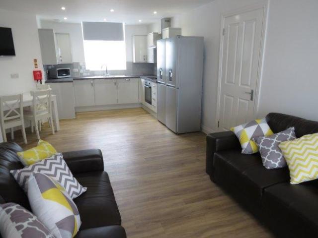 Heathcoat Street 5 bed house share to rent £3,030 pcm £699 pw