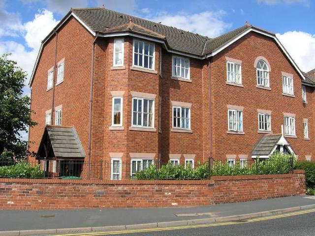 Heathcote Close, Chester CH2, 2 bed flat to rent, £1,100 pcm | PrimeLocation