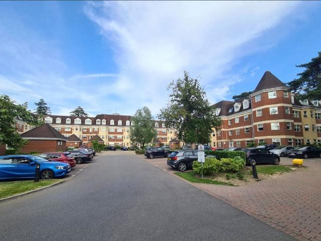 Heathcote Road, Camberley, Surrey GU15, 2 bed flat to rent, £1,400 pcm | PrimeLocation