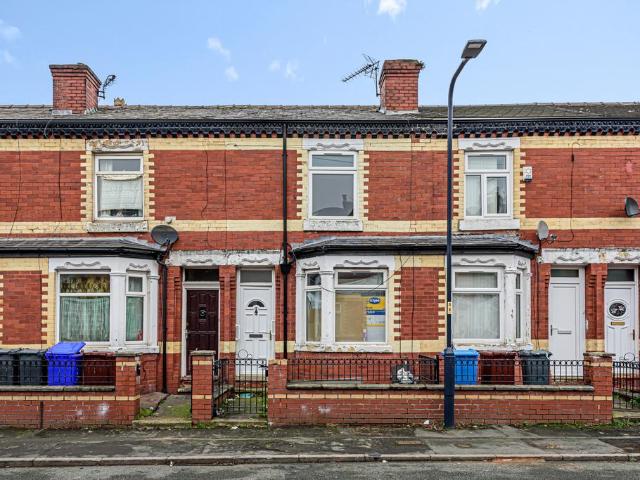 Heathcote Road, Manchester, M18 2 bed terraced house to rent £1,095 pcm £253 pw
