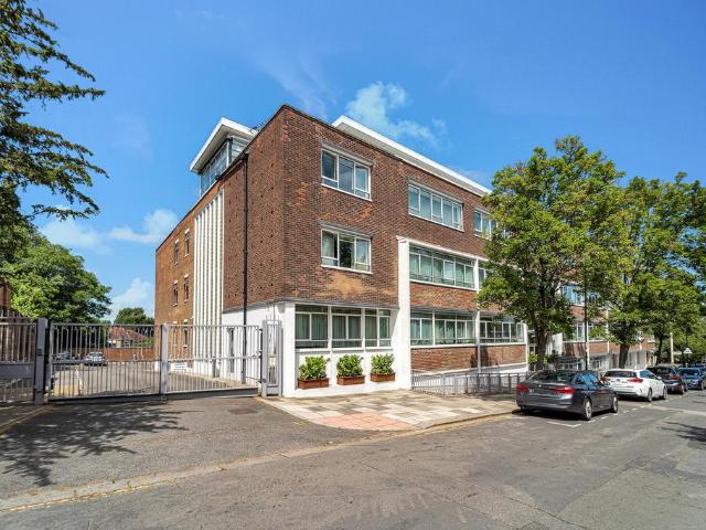 Heathcroft, London W5 3 bed apartment to rent £3,000 pcm £692 pw