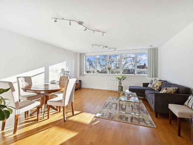 Heathcroft, London W5 3 bed flat to rent £3,000 pcm £692 pw