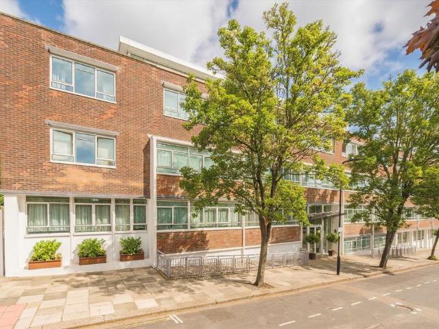 Heathcroft, London W5 3 bed flat to rent £3,103 pcm £716 pw