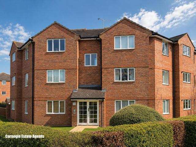 Heathcroft, Welwyn Garden City, Hertfordshire AL7, 2 bed flat to rent, £1,395 pcm | PrimeLocation