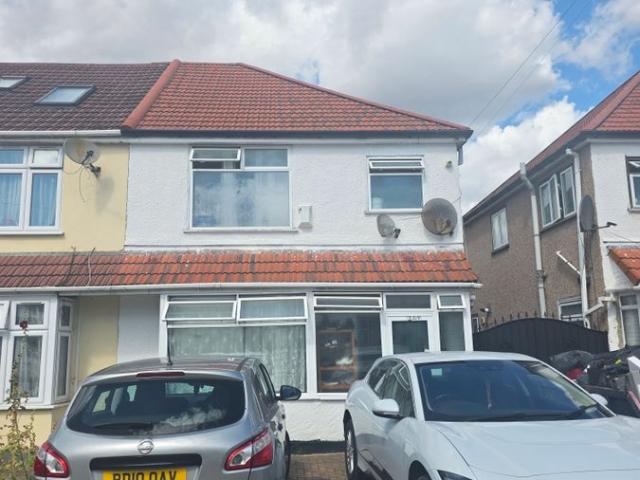 Heathdale Avenue, Hounslow TW4, 5 bed semi detached bungalow to rent, £2,800 pcm | PrimeLocation