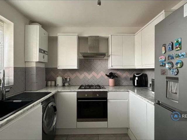 Heathdene Drive, Belvedere, DA17 2 bed flat to rent £1,700 pcm £392 pw