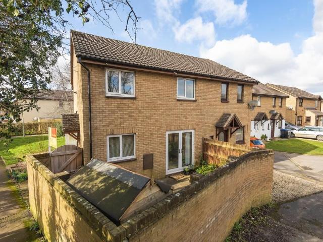 Heather Close, Carterton OX18, 1 bed semi detached house to rent, £1,000 pcm | PrimeLocation