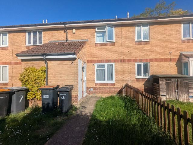 Heather Gardens, Bedford MK41, 2 bed property to rent, £1,250 pcm | PrimeLocation