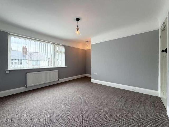 Heather Road, Heswall, CH60