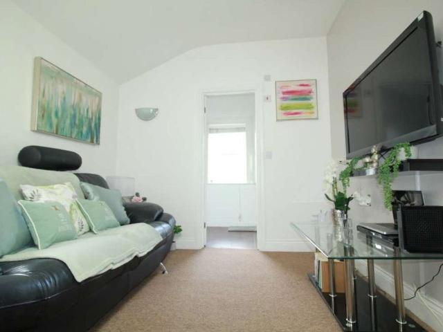 Heather Road Room 1