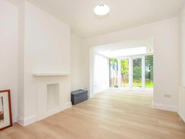 Heather Way, Stanmore, HA7