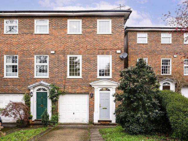 Heatherdale Close, Kingston Upon. 4 bed house to rent £3,195 pcm £737 pw