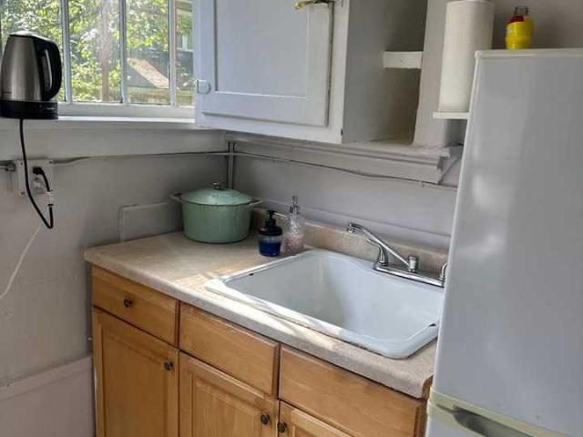 Heatherfield 5808 Studio Apartment for Rent at 5808 15th Ave Ne, Seattle, WA 98105 Ravenna