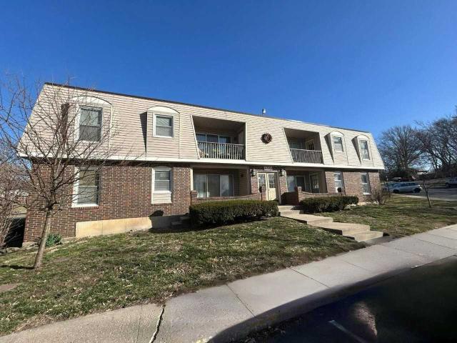HEATHERWOOD 1 Bedroom Apartment for Rent at 8441 Robinson St, Overland Park, KS 66212 South Lake
