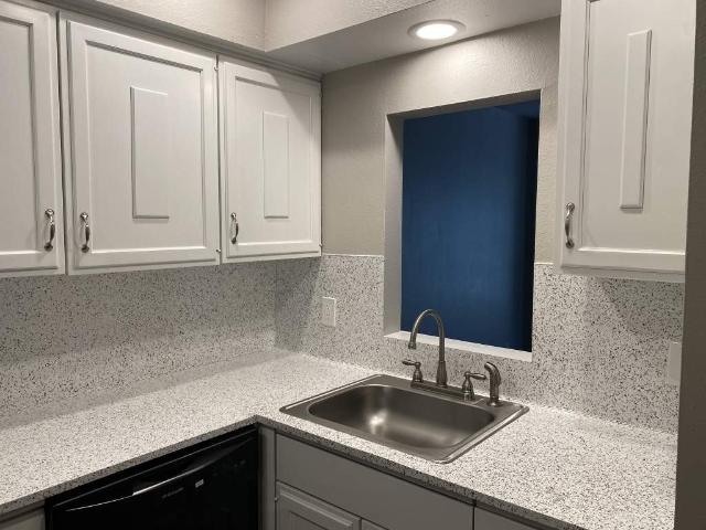 Heatherwood Apartments 1 Bedroom Apartment for Rent at 3002 E 51st St, Tulsa, OK 74105