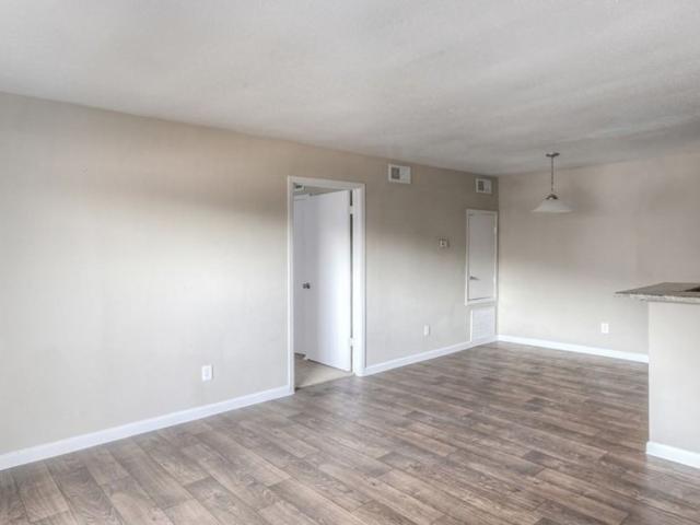 Heatherwood Apartments 2 Bedroom Apartment for Rent at 9001 S Braeswood Blvd, Houston, TX 77074 Braeburn
