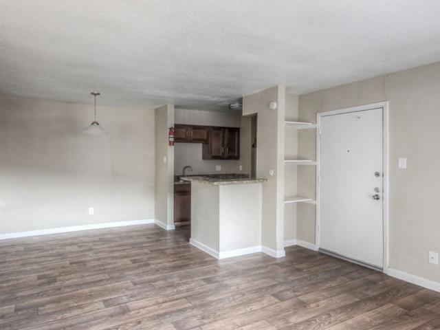 Heatherwood Apartments 2 Bedroom Apartment for Rent at 9001 S Braeswood Blvd, Houston, TX 77074 Braeburn